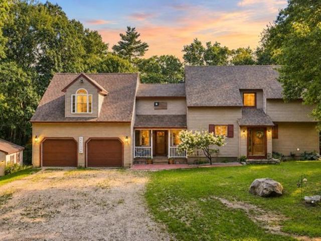 311 Rattlesnake Hill Rd, Auburn, NH 03032