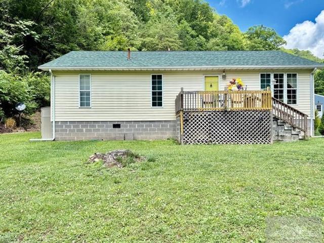 311 Ritter Hollow Rd, Avondale, WV 24811