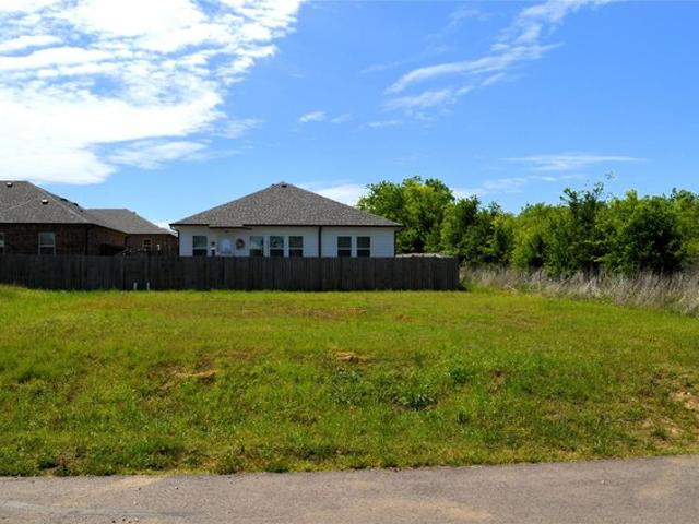 311 Rike Rd, Mabank, TX 75147