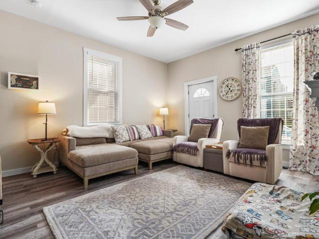 311 W 10th Street