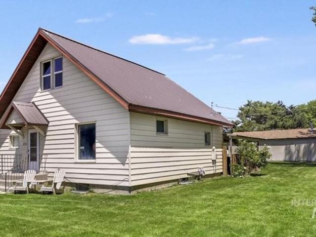311 W 2nd St, Hansen, ID 83334