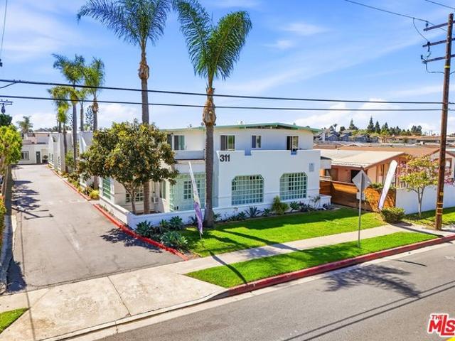 311 W Wilson St, Costa Mesa, CA 92627