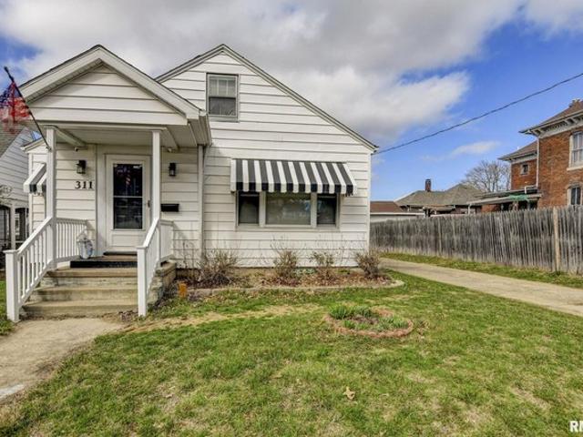 311 W Adams St, Taylorville, IL 62568