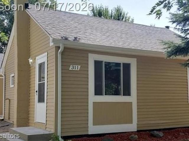 311 W Grand Traverse St, Commerce Township, MI 48382