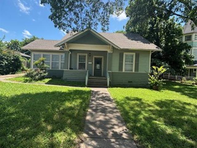311 W Sam Rayburn Dr, Bonham, TX 75418