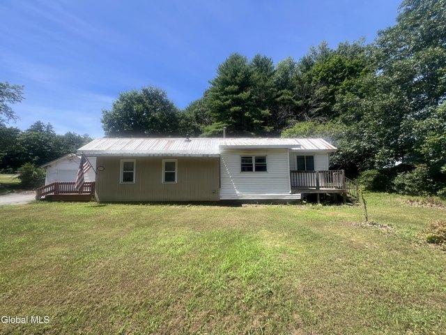 311 Vandenburgh Point Rd, Gloversville, NY 12078