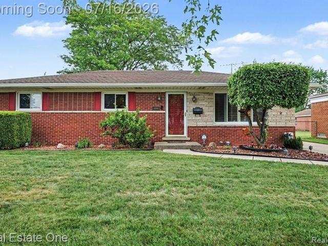 31240 Regal Dr, Warren, MI 48088