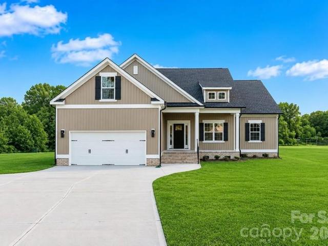 3124 Meadowcrest Dr, Clover, SC 29710