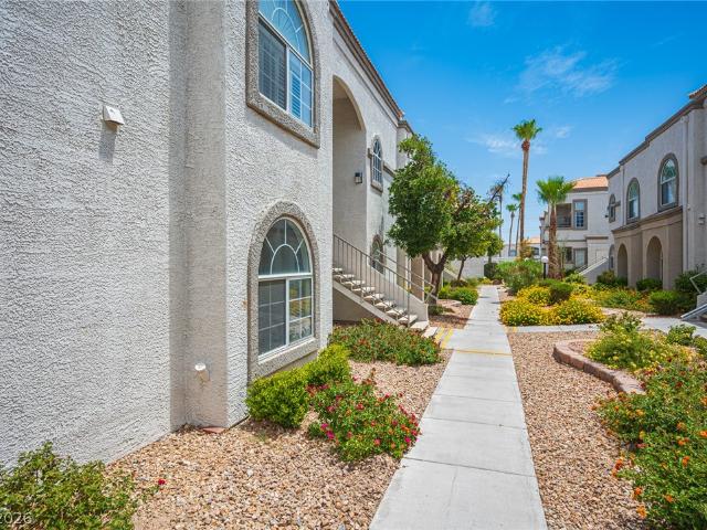 3125 N Buffalo Drive 1076