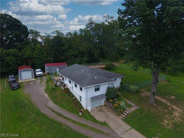 3125 Newmont St, Magnolia, OH 44643