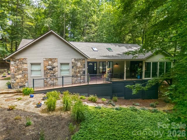 3125 Connestee Trail