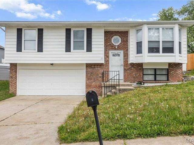 3125 Lupine Dr, Arnold, MO 63010