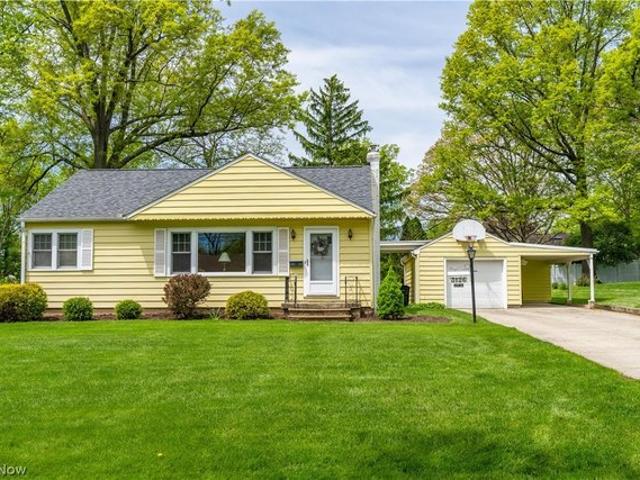 3126 E Edgerton Rd, Stow, OH 44224
