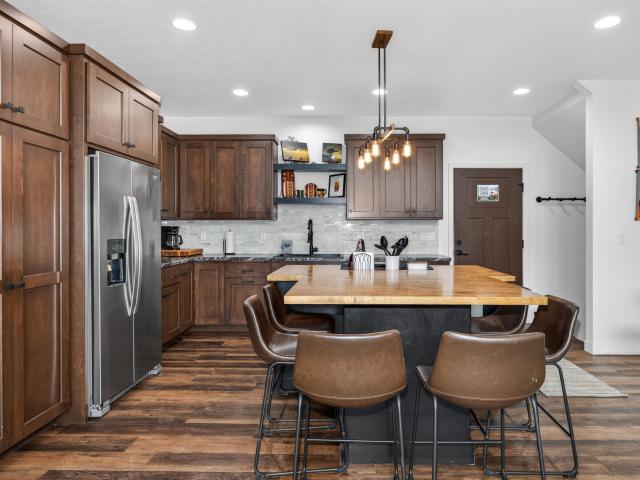 3126 Eagle Point Way