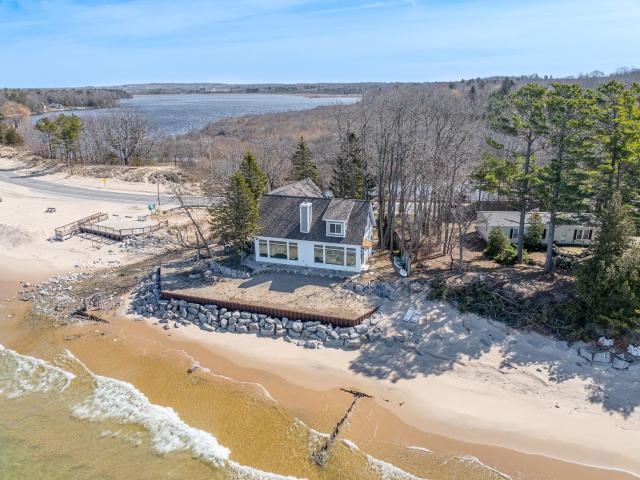 3126 Lake Shore Road