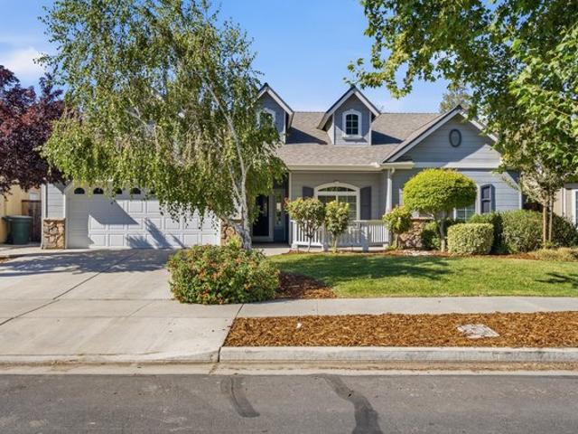 3126 W Connelly Ave, Visalia, CA 93291