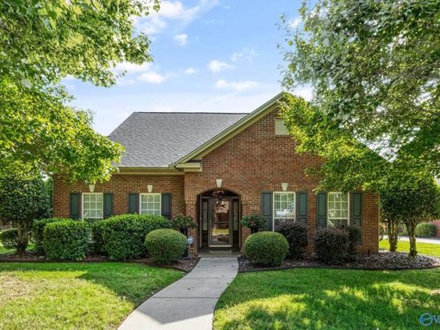 3126 Waterman Dr SE, Owens Cross Roads, AL 35763