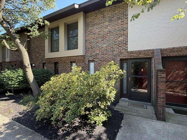 3127 Arlingtowne Ln Unit 5, Columbus, OH 43221