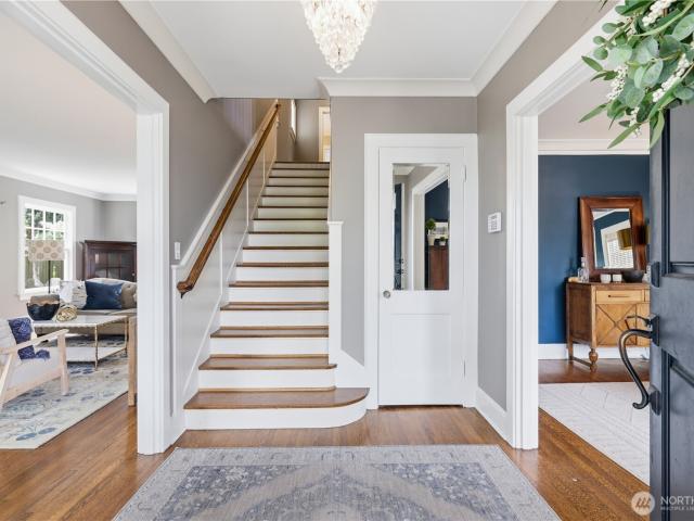 3127 Broadway E