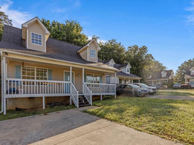 3127 Holly Brook Circle NE