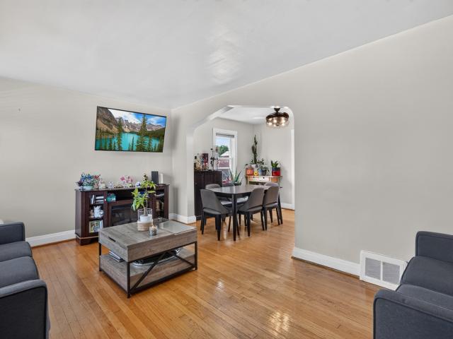 3128 Ernst Street