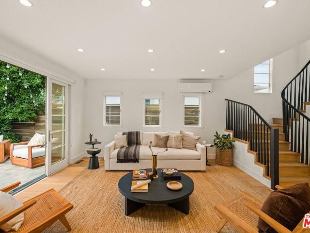 3128 Stanford Ave, Venice, CA 90292 | MLS #26673 | Compass