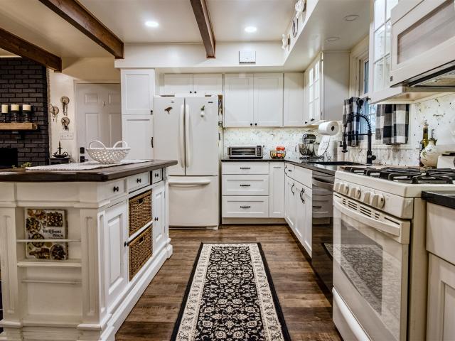 3129 Happy Valley Road