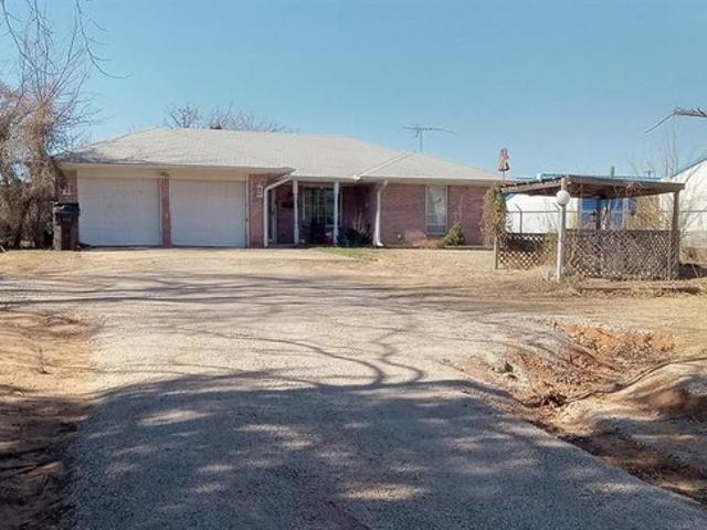 3129 Janet Ln, Harrah, OK 73045