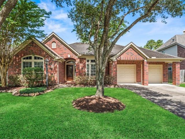 3129 Red Maple Dr, Friendswood, TX 77546