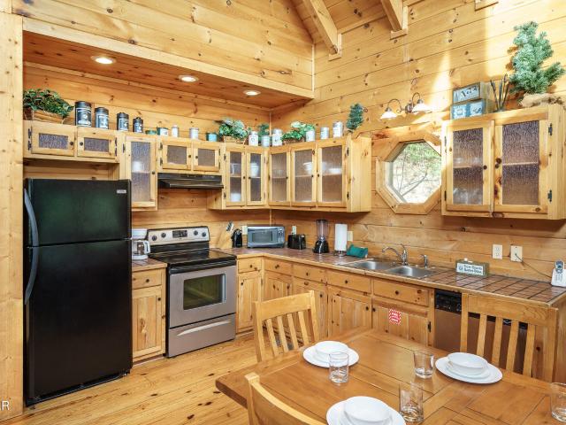 3129 Smokies Edge Road