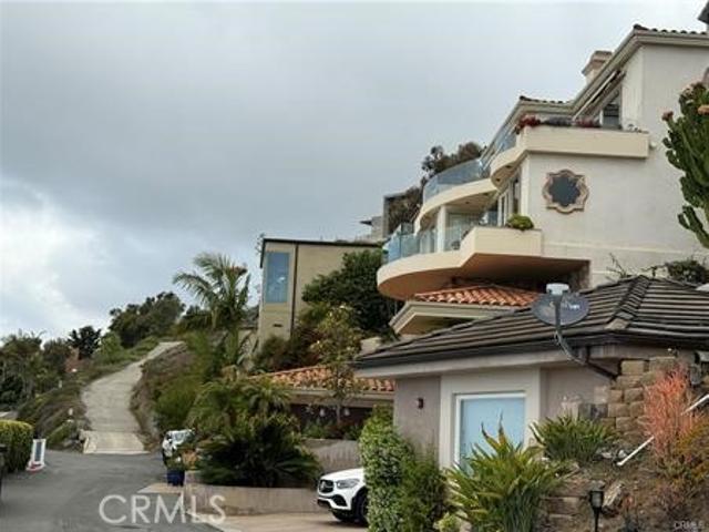 31204 Ceanothus Dr, Laguna Beach, CA 92651 | MLS #PW26004 | Compass