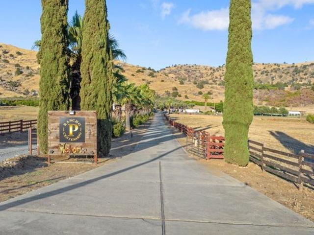 31204 Sierra Dr Unit 4, Exeter, CA 93221