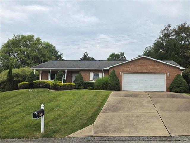 3120 Algonquin Trl, New Kensington, PA 15068