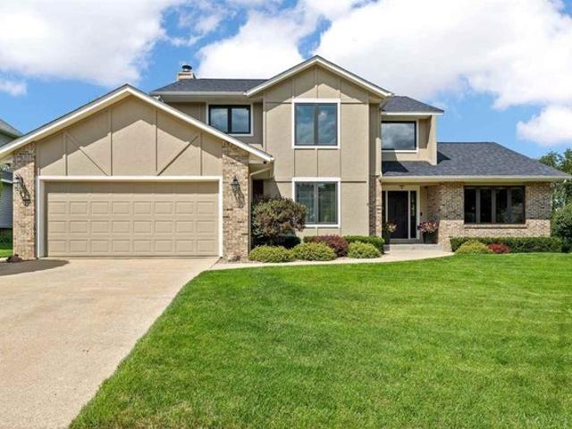 3120 Falcon Dr NE, Cedar Rapids, IA 52402