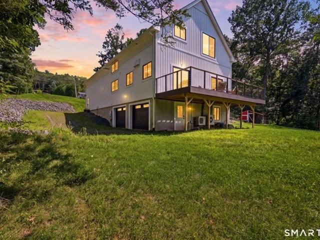 3120 Phelps Rd, Suffield, CT 06093