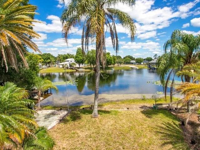 3120 Pine Shadow Dr, Land O Lakes, FL 34639