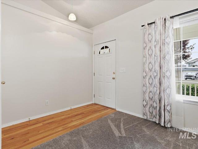 3120 Ray Ave