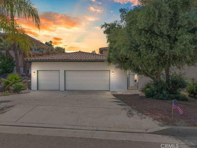 31210 Emperor Dr, Canyon Lake, CA 92587