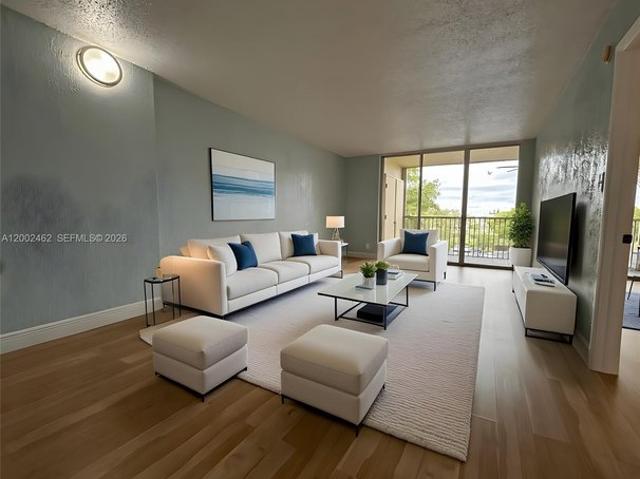 3121 NW 47th Ter Apt 416, Lauderdale Lakes, FL 33319
