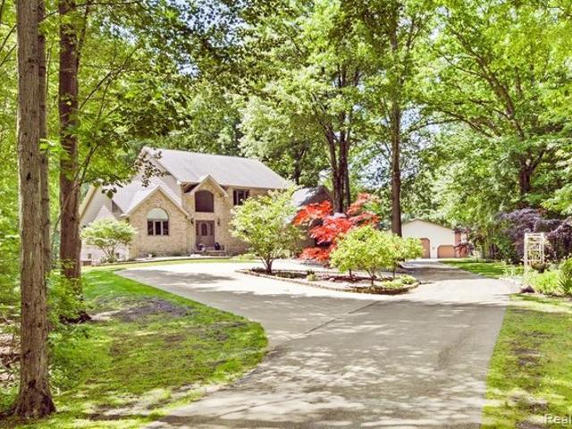 3121 Abbottsford Rd, Clyde Township, MI 48049