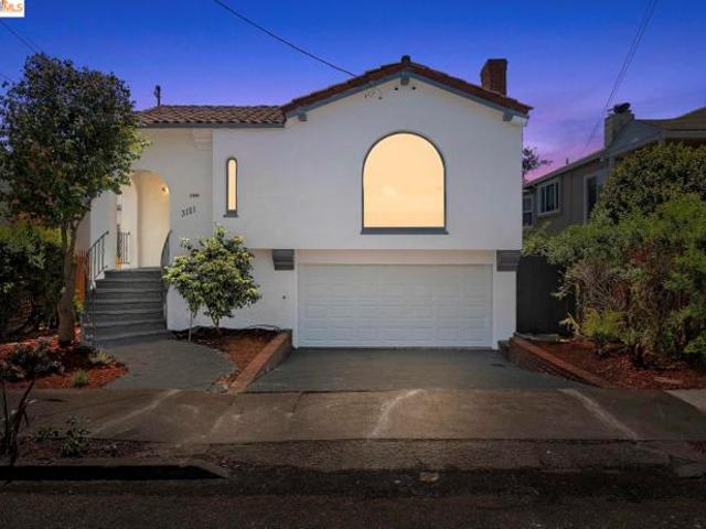 3121 Hyde St, Oakland, CA 94601