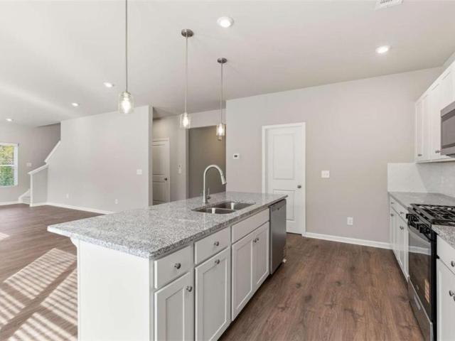 3121 Reserve Valley