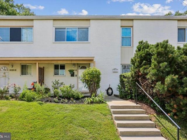 3121 University Blvd W Apt 4, Kensington, MD 20895