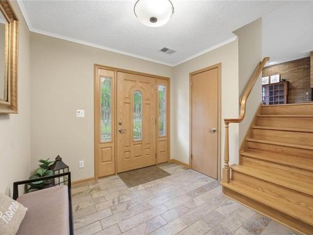 3121 W 84th St, Bloomington, MN 55431