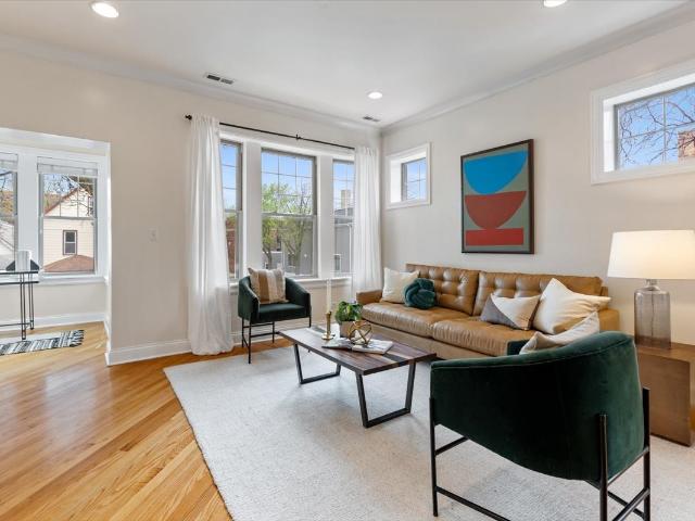3121 W Belle Plaine Avenue # 2W