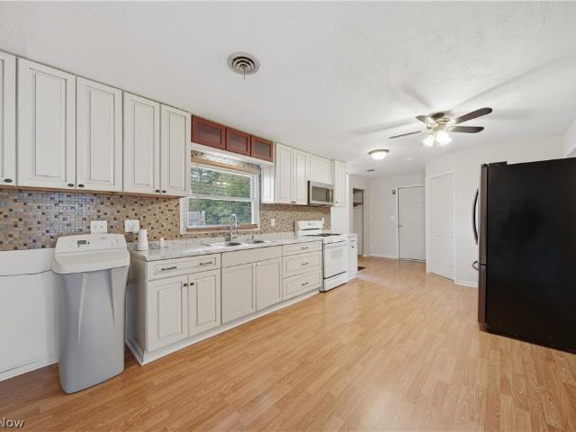 3121 3rd Street SE