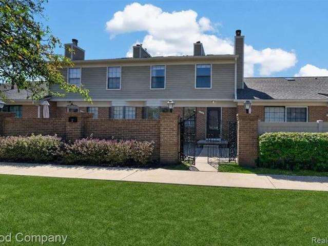 31228 Country Blf, Farmington Hills, MI 48331