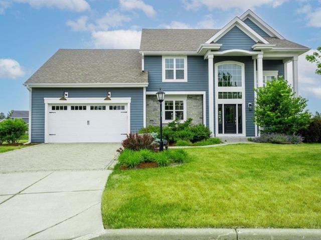 3122 Mendota Ct, Summit, WI 53066