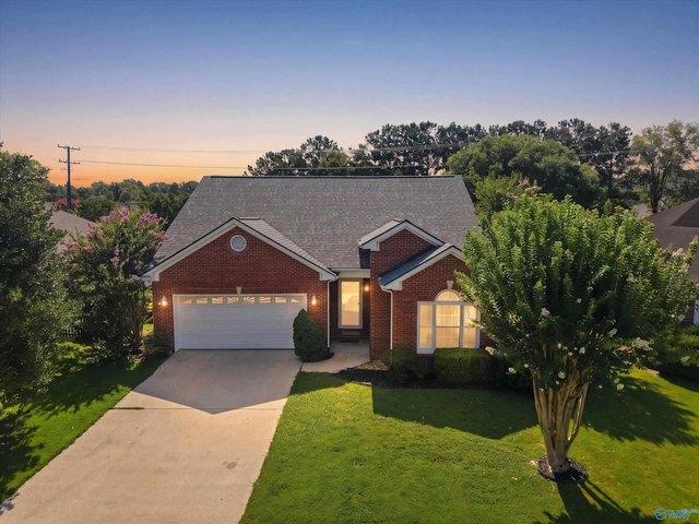 3122 Navajo Dr SE, Decatur, AL 35603