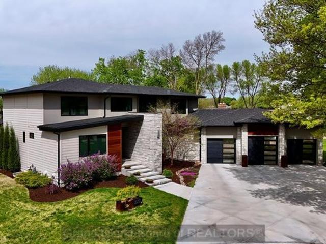 3122 Brentwood Dr, Grand Island, NE 68801